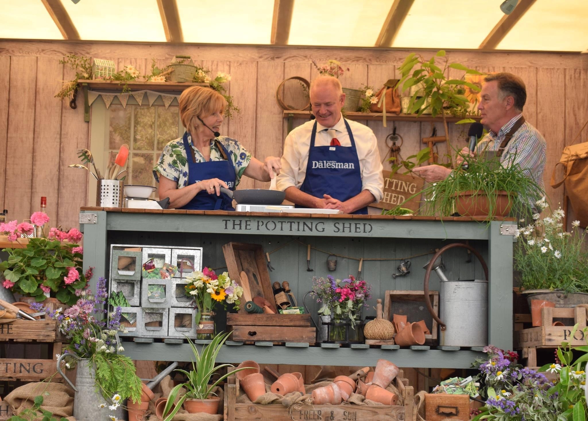 It's show time in July's kitchen! - Martin Fish - simply gardening
